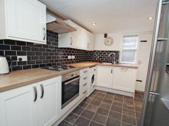 4 Bedrooms Terraced house for rent in Beechwood View, Burley, Leeds LS4