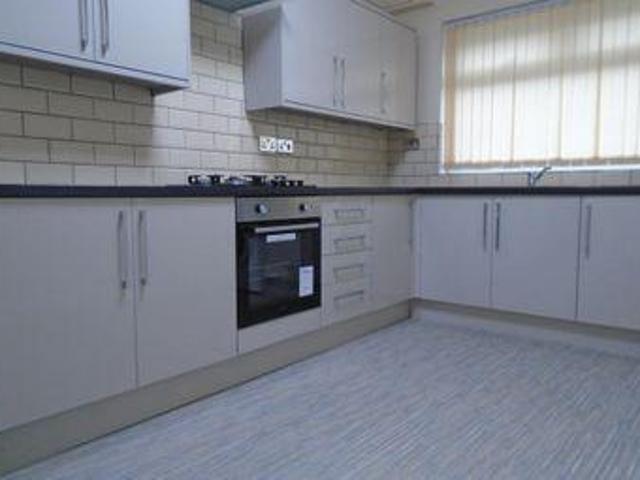 4 Bedrooms Terraced house for rent in Beresford Street, Manchester M14