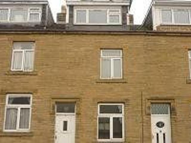 4 Bedrooms Terraced house for rent in Bilton Place, Bradford 8 BD8