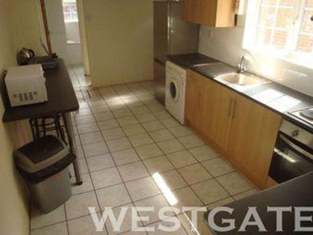4 Bedrooms Terraced house for rent in Blenheim Road, Reading RG1