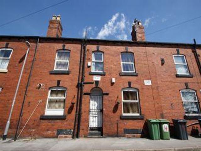 4 Bedrooms Terraced house for rent in Branksome Terrace, Hyde Park, Leeds LS6
