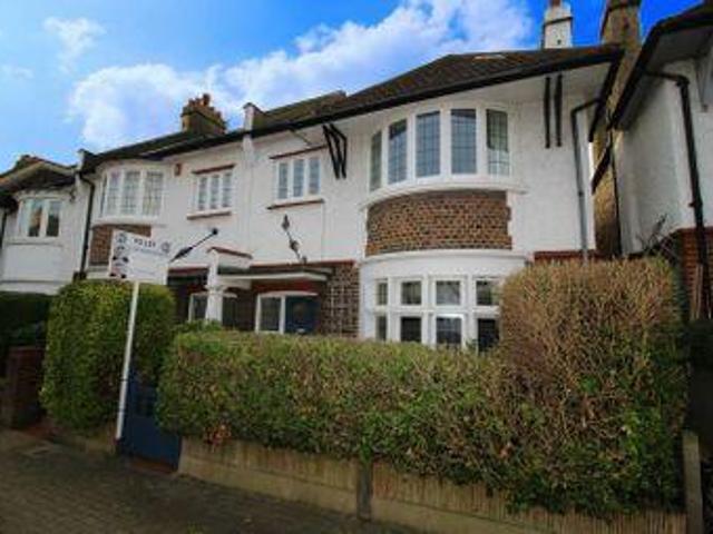 4 Bedrooms Terraced house for rent in Bracken Avenue, Nightingale Triangle SW12