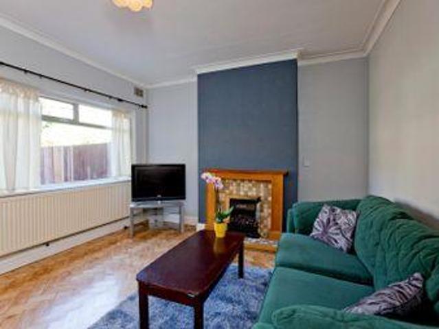 4 Bedrooms Terraced house for rent in Braemar Avenue, London N22