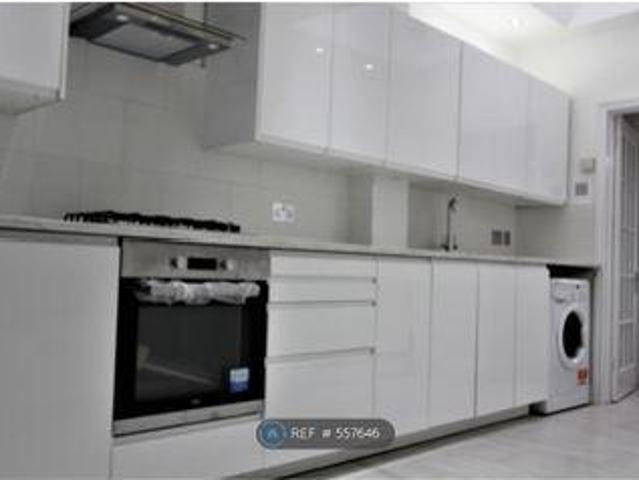 4 Bedrooms Terraced house for rent in Breamore Road, Ilford IG3