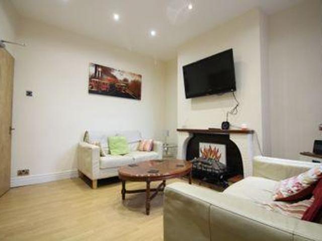 4 Bedrooms Terraced house for rent in Brithdir Street, Cathays, Cardiff. CF24