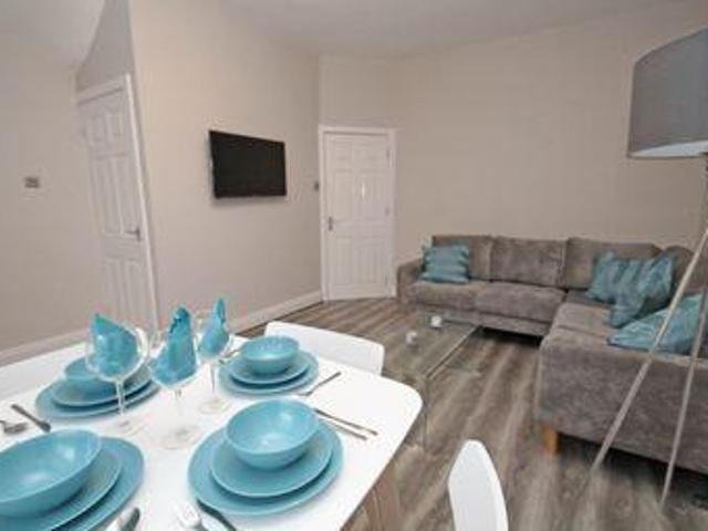 4 Bedrooms Terraced house for rent in Brookfield Place, Headingley, Leeds LS6