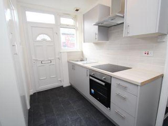 4 Bedrooms Terraced house for rent in Brooklyn Street, Armley, Leeds LS12