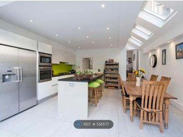 4 Bedrooms Terraced house for rent in Broomwood Road, London SW11