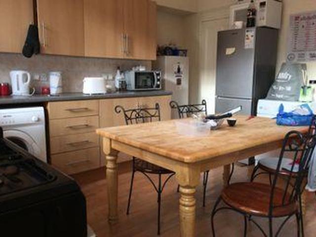 4 Bedrooms Terraced house for rent in Brudenell View, Hyde Park, Leeds LS6