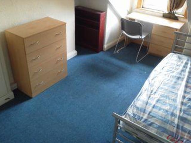 4 Bedrooms Terraced house for rent in Brudenell Street, Hyde Park, Leeds LS6