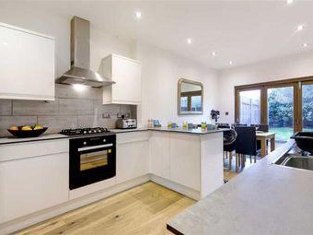 4 Bedrooms Terraced house for rent in Bryony Road, London W12