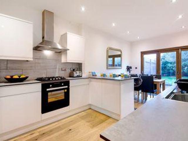 4 Bedrooms Terraced house for rent in Bryony Road, London W12