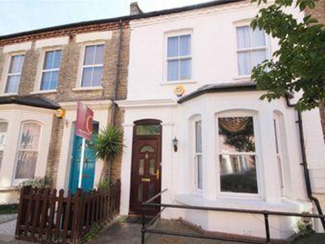 4 Bedrooms Terraced house for rent in Caxton Road, London W12