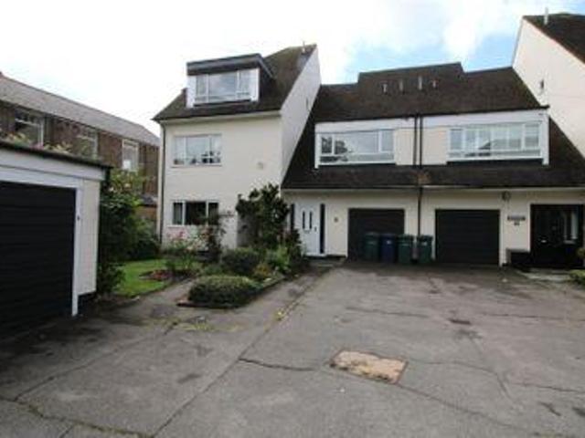 4 Bedrooms Terraced house for rent in Christchurch Lane, Barnet EN5