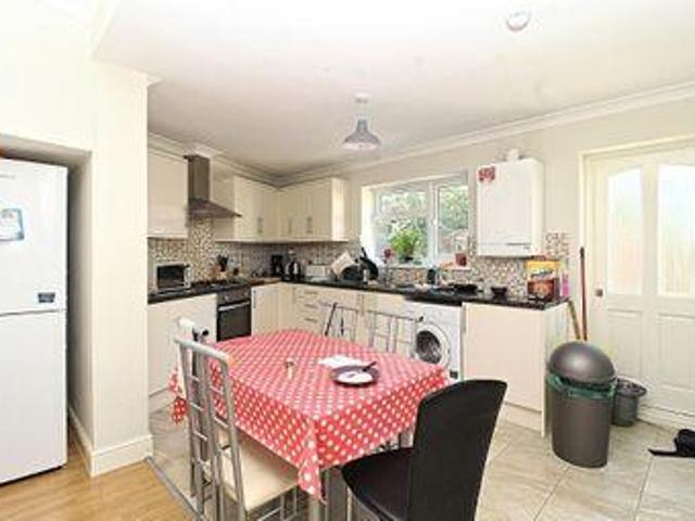 4 Bedrooms Terraced house for rent in Coopers Lane, London E10