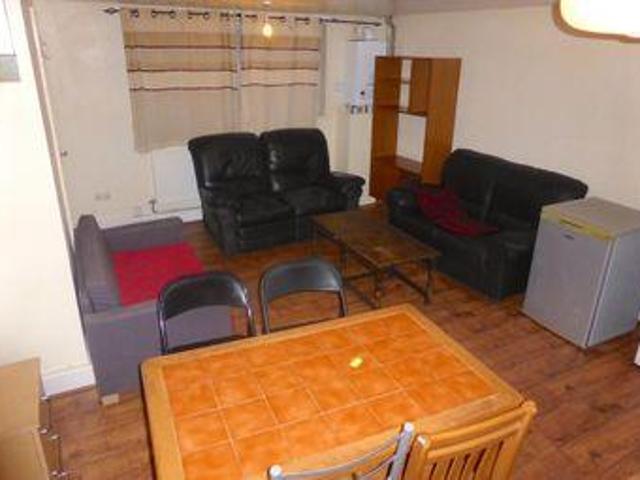 4 Bedrooms Terraced house for rent in Cottage Green, London SE5