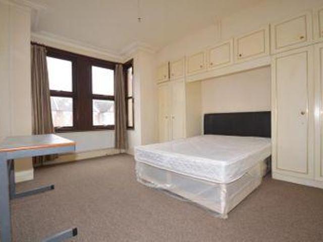 4 Bedrooms Terraced house for rent in Coventry Road, Ilford, Essex IG1