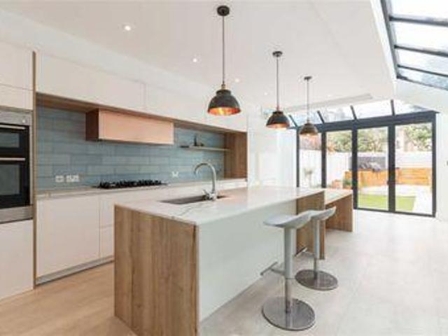 4 Bedrooms Terraced house for rent in Crabtree Lane, London SW6