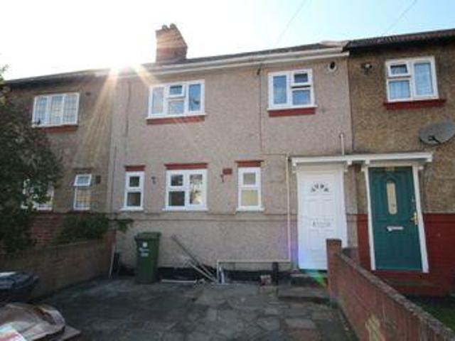 4 Bedrooms Terraced house for rent in Crescent Road, Dagenham RM10