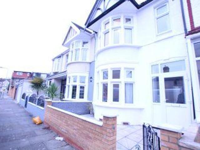 4 Bedrooms Terraced house for rent in Dunedin Road, Ilford, London IG1