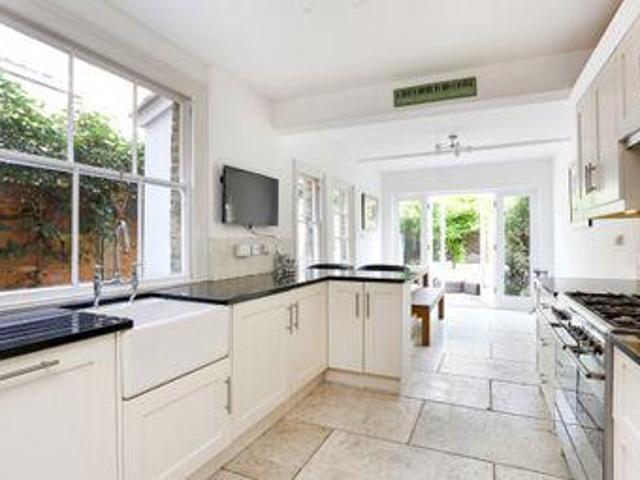 4 Bedrooms Terraced house for rent in Devereux Road, Windsor SL4