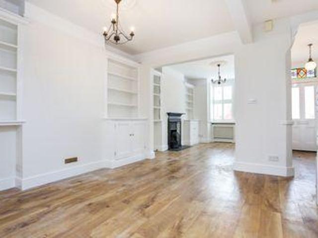 4 Bedrooms Terraced house for rent in Devereux Road, Windsor SL4