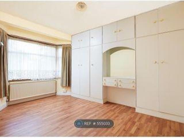 4 Bedrooms Terraced house for rent in Downhills Way, London N17