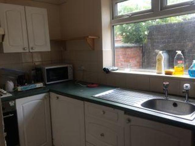 4 Bedrooms Terraced house for rent in East Grove, Manchester M13