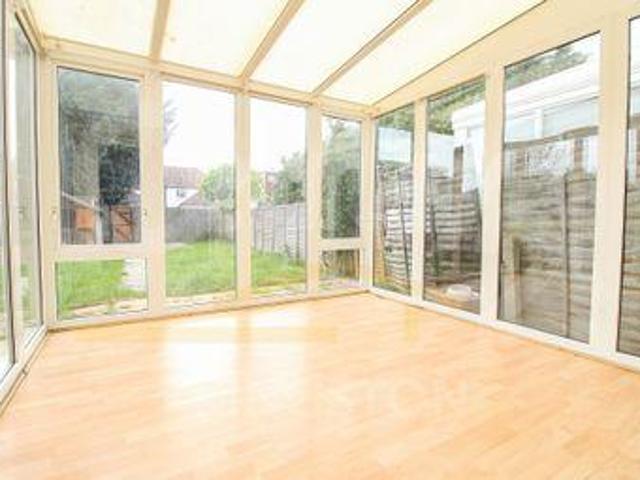 4 Bedrooms Terraced house for rent in Fullers Avenue, Surbiton, Surrey KT6