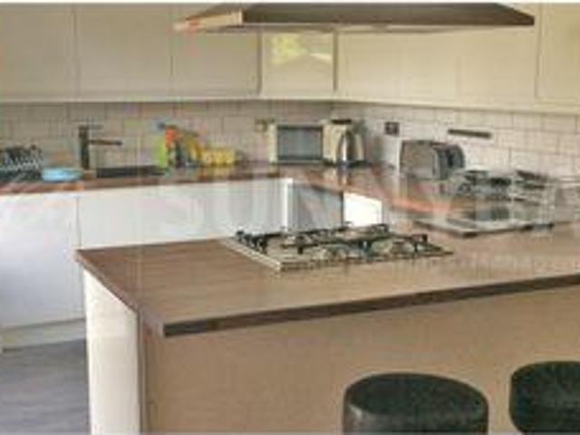 4 Bedrooms Terraced house for rent in Falling Lane, West Drayton UB7