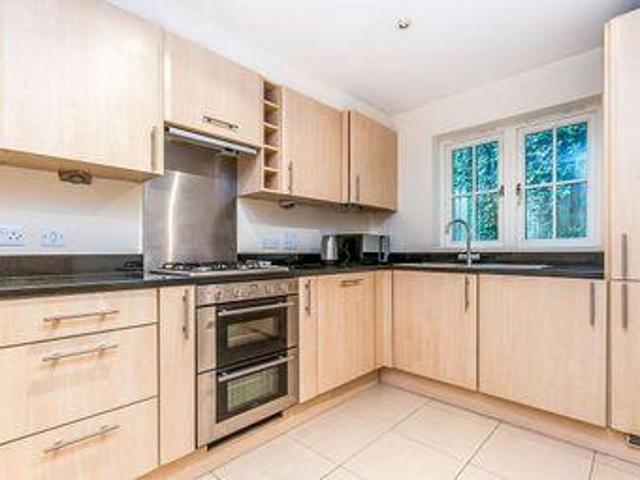 4 Bedrooms Terraced house for rent in Flagstaff Court, Canterbury CT1