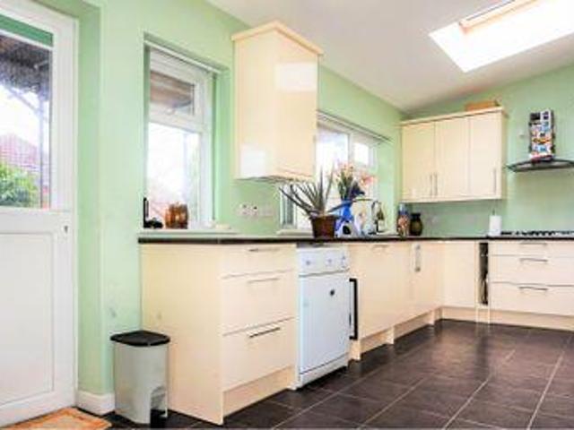 4 Bedrooms Terraced house for rent in Fourth Avenue, Bristol BS7