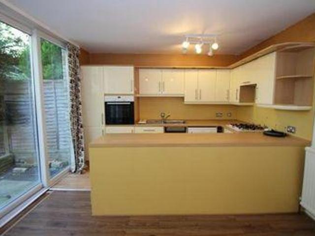 4 Bedrooms Terraced house for rent in Foxgrove Road, Beckenham BR3