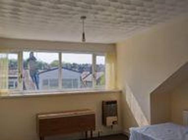 4 Bedrooms Terraced house for rent in Grantham Place, Bradford BD7