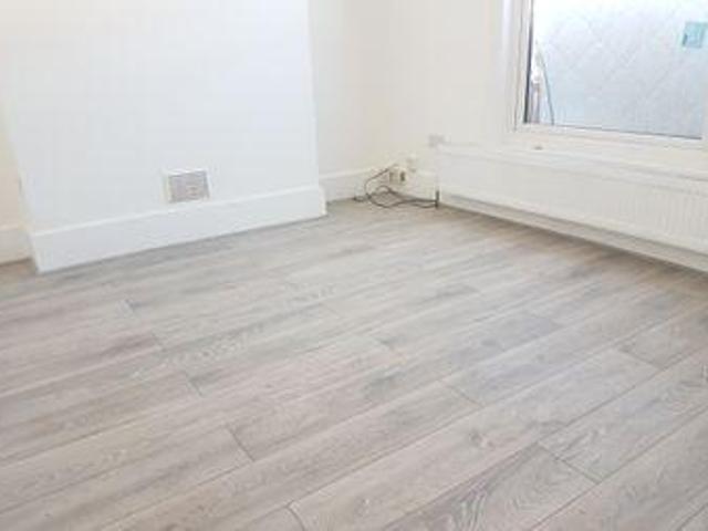 4 Bedrooms Terraced house for rent in Grange Road, Ilford IG1