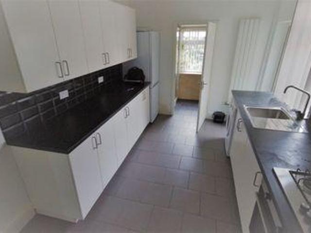 4 Bedrooms Terraced house for rent in Hugh Road, Coventry CV3