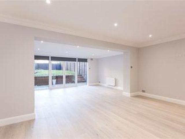 4 Bedrooms Terraced house for rent in Harley Road, London NW3