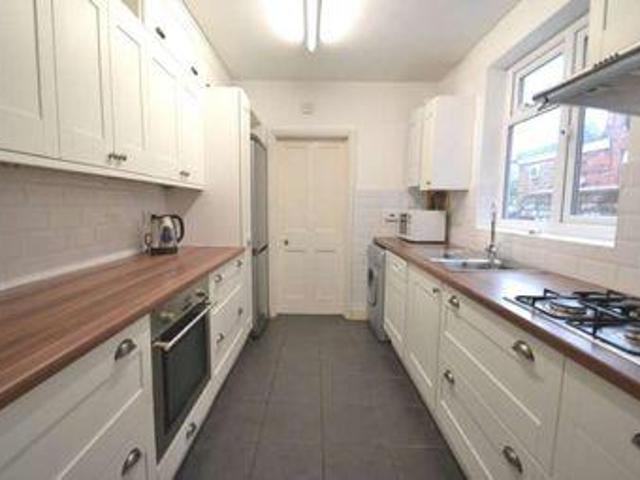 4 Bedrooms Terraced house for rent in Highgrove Street, Reading RG1
