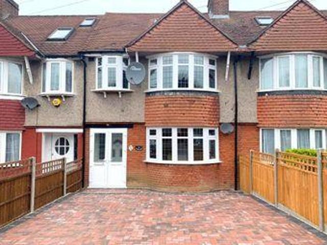 4 Bedrooms Terraced house for rent in Hillcross Avenue, Morden SM4