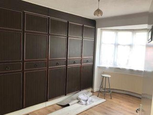 4 Bedrooms Terraced house for rent in House, Northfield Road, Enfield EN3