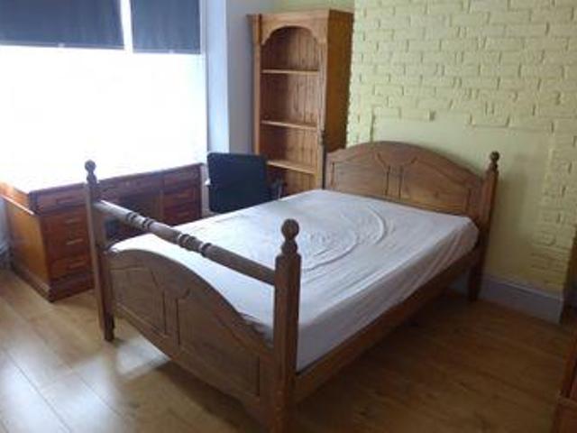 4 Bedrooms Terraced house for rent in Khama Road, London SW17