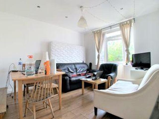 4 Bedrooms Terraced house for rent in Khama Road, London SW17