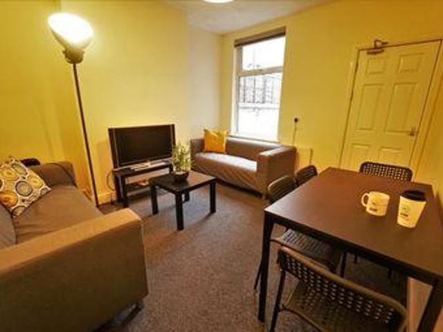 4 Bedrooms Terraced house for rent in Kimbolton Avenue, Nottingham NG7