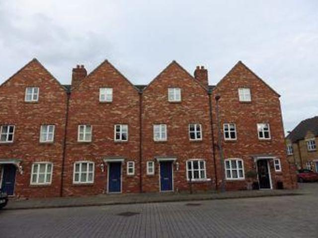 4 Bedrooms Terraced house for rent in Kings Drive, Stoke Gifford, Bristol BS34