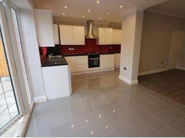 4 Bedrooms Terraced house for rent in Kingston Road, Ilford IG1
