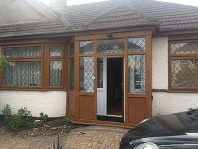 4 Bedrooms Terraced house for rent in Lessington Avenue, Romford RM7