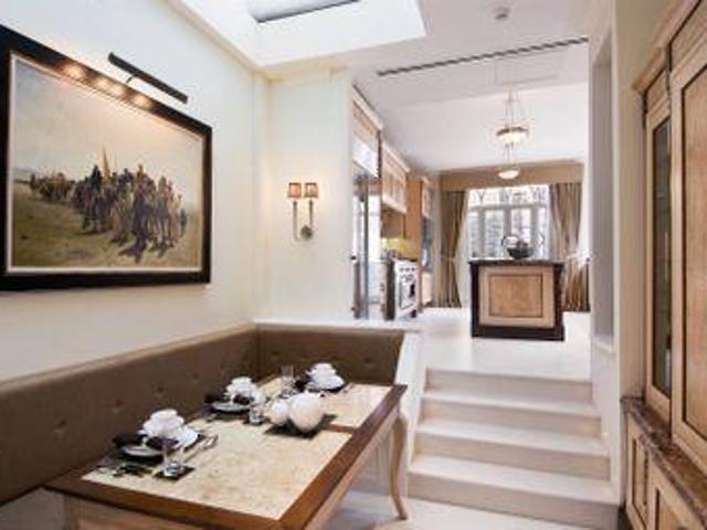 4 Bedrooms Terraced house for rent in Lower Belgrave Street, London SW1W