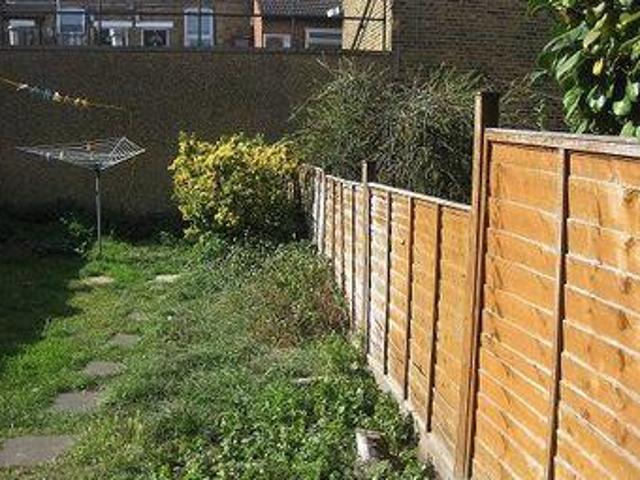 4 Bedrooms Terraced house for rent in Park Road, Colliers Wood, London SW19