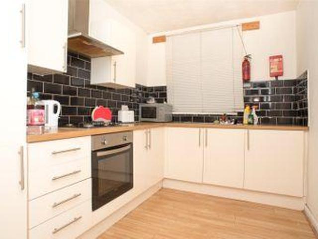 4 Bedrooms Terraced house for rent in Park View Avenue, Leeds, West Yorkshire LS4