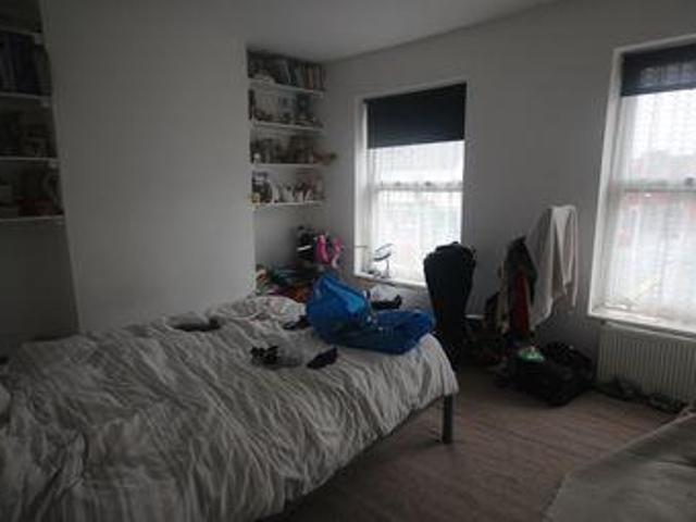4 Bedrooms Terraced house for rent in Pawsons Road, Thornton Heath CR0